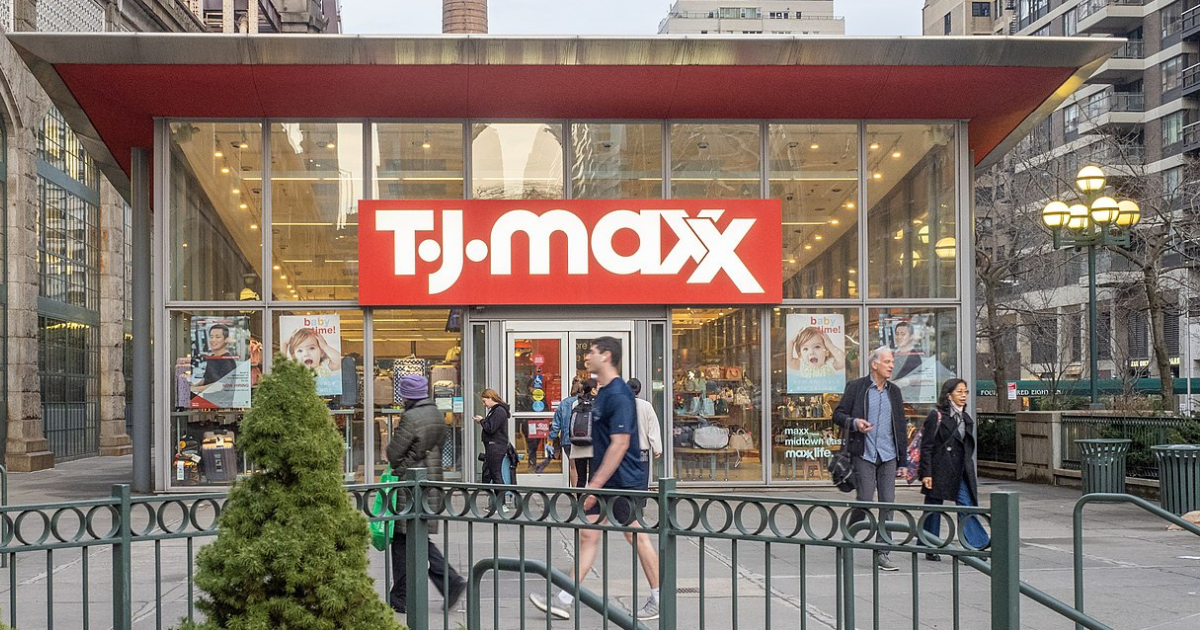 Off-Price Retailers Target Licensed Brands - Licensing International Off-Price Retailers Target Licensed Brands - Licensing International